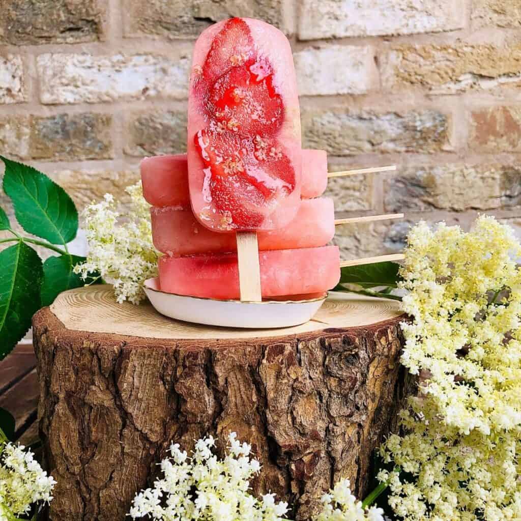 Elderflower And Strawberry Ice Lolly - Kitchen and Other Stories