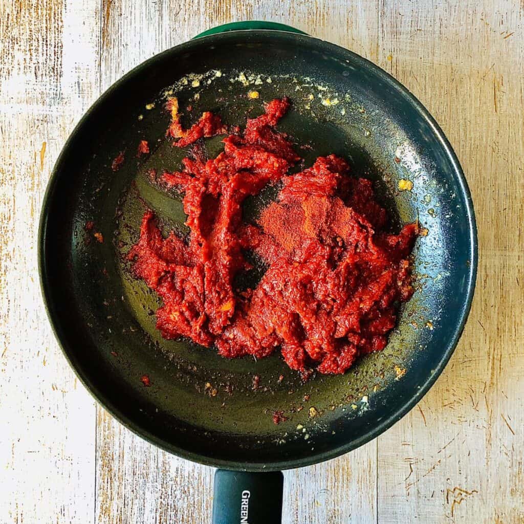 Kaali Daal Recipe - Kitchen and Other Stories