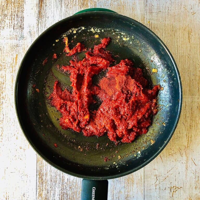 Kaali Daal Recipe - Kitchen and Other Stories